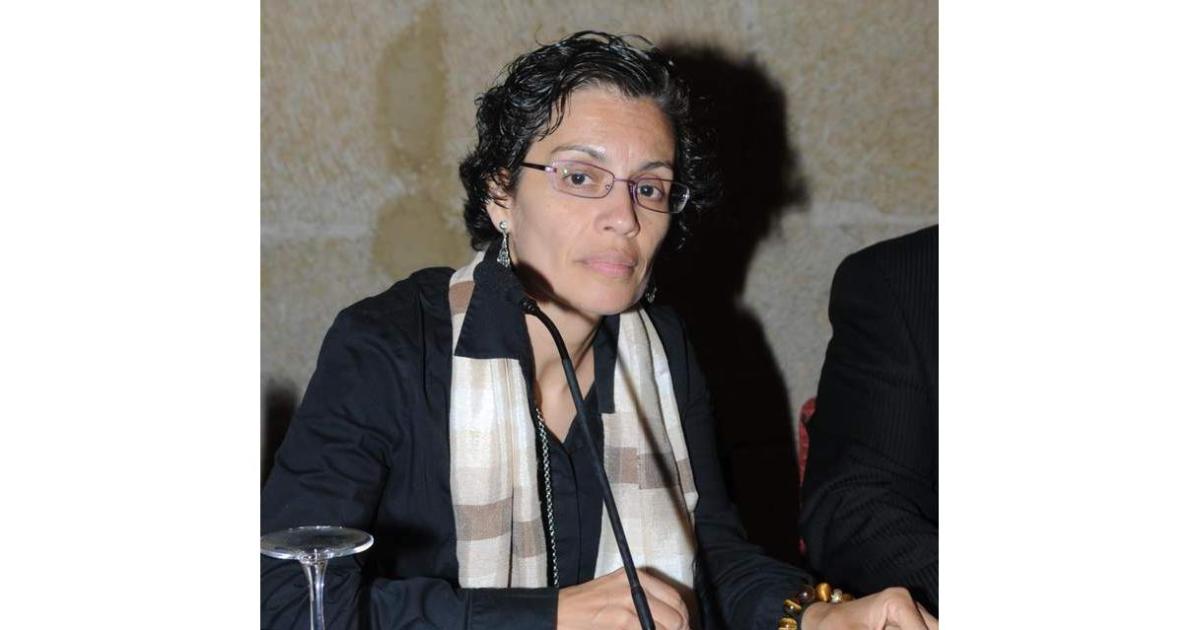 Marifé Santiago presenta ‘Nos mira la piedad desde las alambradas’