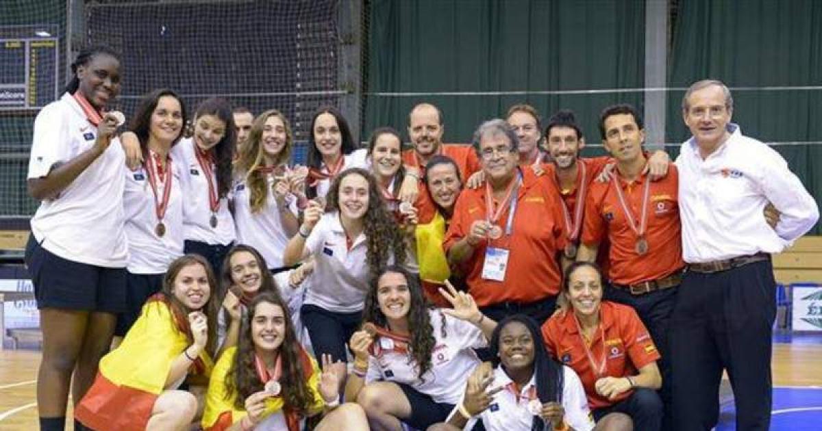 Lucía Alonso guía a España al bronce