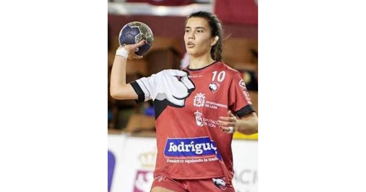 Bea Andrés, séptima jugadora del Cleba que renueva contrato