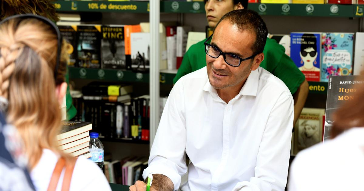 "El director", la autobiografía del ex-director de El Mundo, será una serie
