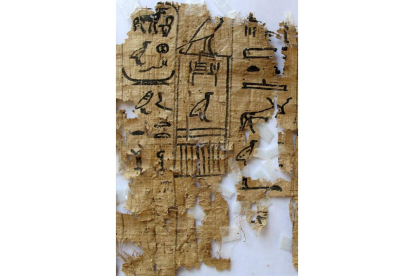 Hallan los papiros más antiguos, de la época del faraón Keops