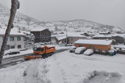 León se convierte en una estampa invernal con la primera nevada del año ...