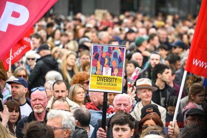 "Belfast parece una zona de guerra, pero aquí vive gente normal"