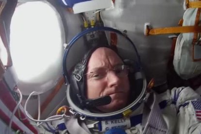 El astronauta Scott Kelly no ve "factible" ir a la Luna o a Marte