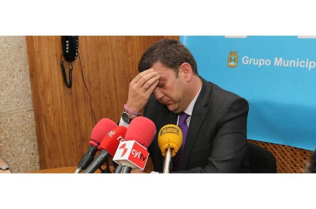 CRISIS POLÍTICA EN PONFERRADA: Riesco da portazo al PP