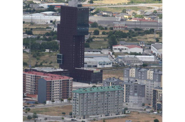 Acreditada la torre de la Rosaleda para el mundial de saltos base