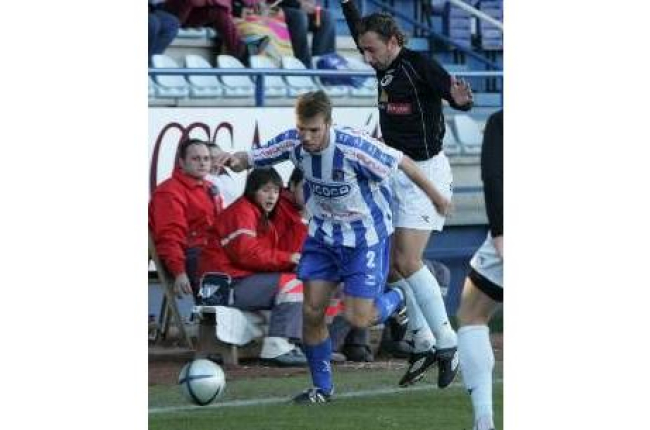 SEGUNDA DIVISIÓN B: Las molestias de Chupri amenazan la banda derecha