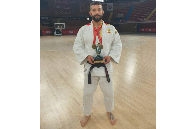 Alejandro Escobar repite como campeón de España militar