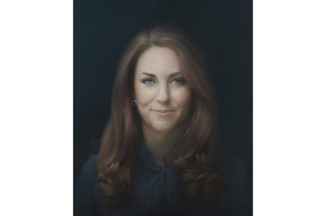 La duquesa Catalina de Cambridge ya tiene su primer retrato oficial