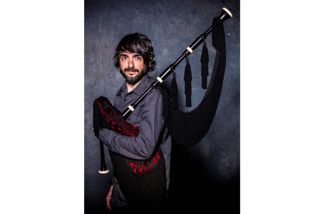 CULTURA MÚSICA: Tejedor sube a la plaza Mayor su energizante folk