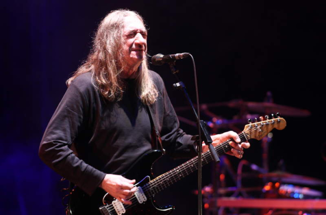 Rosendo llevó sus ‘maneras de vivir’ hasta el Auditorio leonés