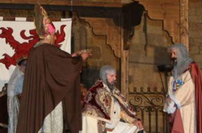 León celebra su pasado y rememora la coronación del emperador Alfonso VII