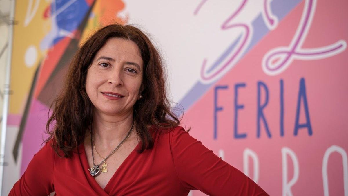 La leonesa Ana Merino busca en el teatro ‘La redención’