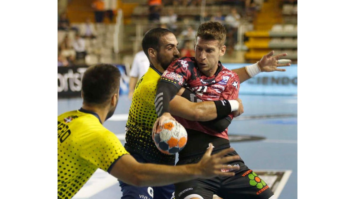 Ivan Mosic pasará por el quirófano y estará entre dos y tres meses de baja