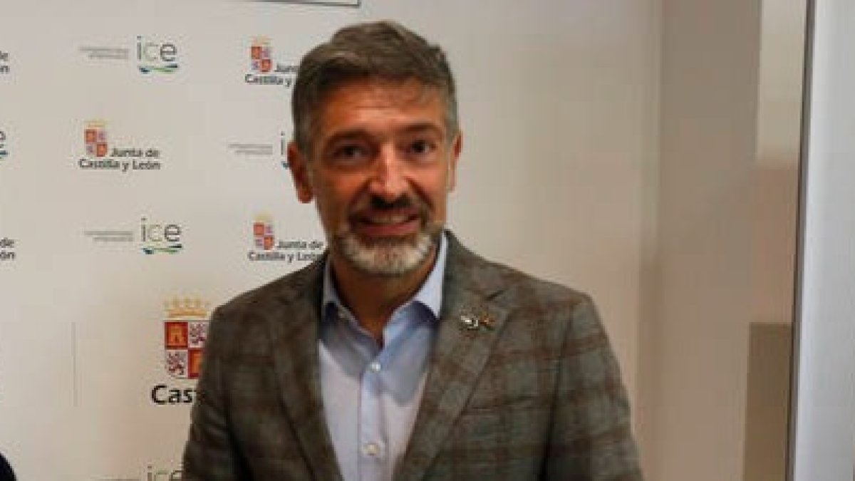 Julio César Álvarez revalida su cargo como presidente del Círculo ...