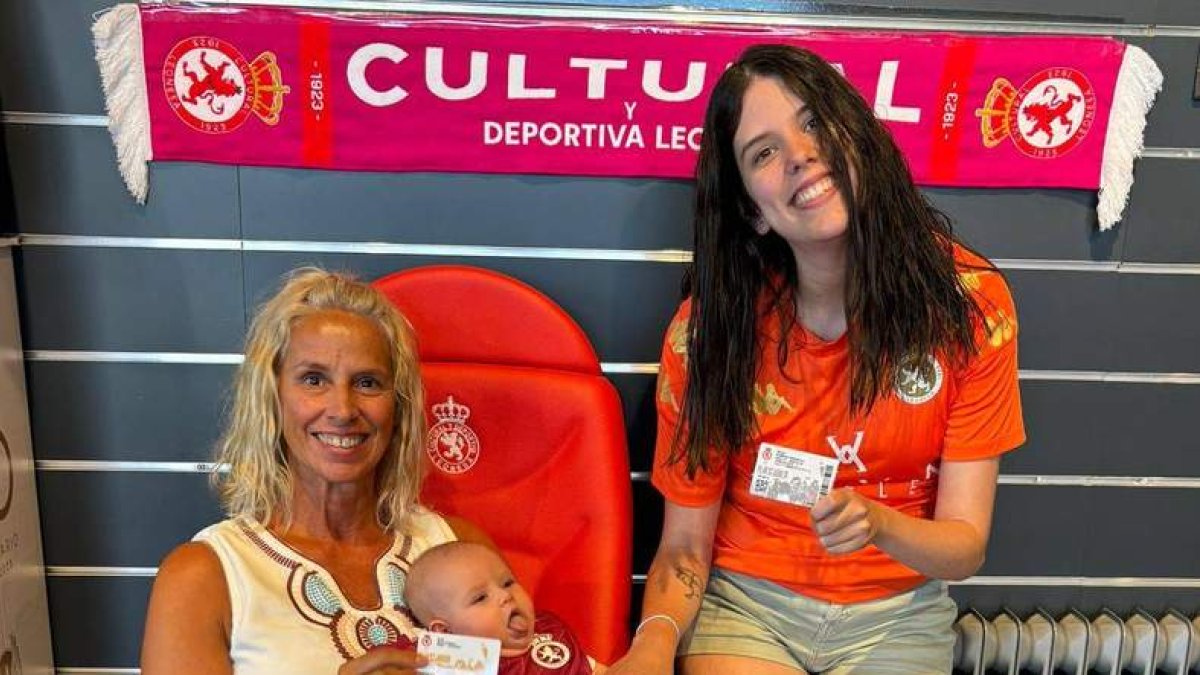 Llona ya tiene su primer once