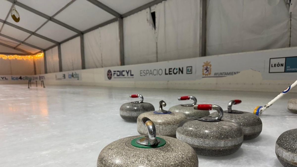 Jornada de puertas abiertas del CD León Curling en el ‘Ice4City’