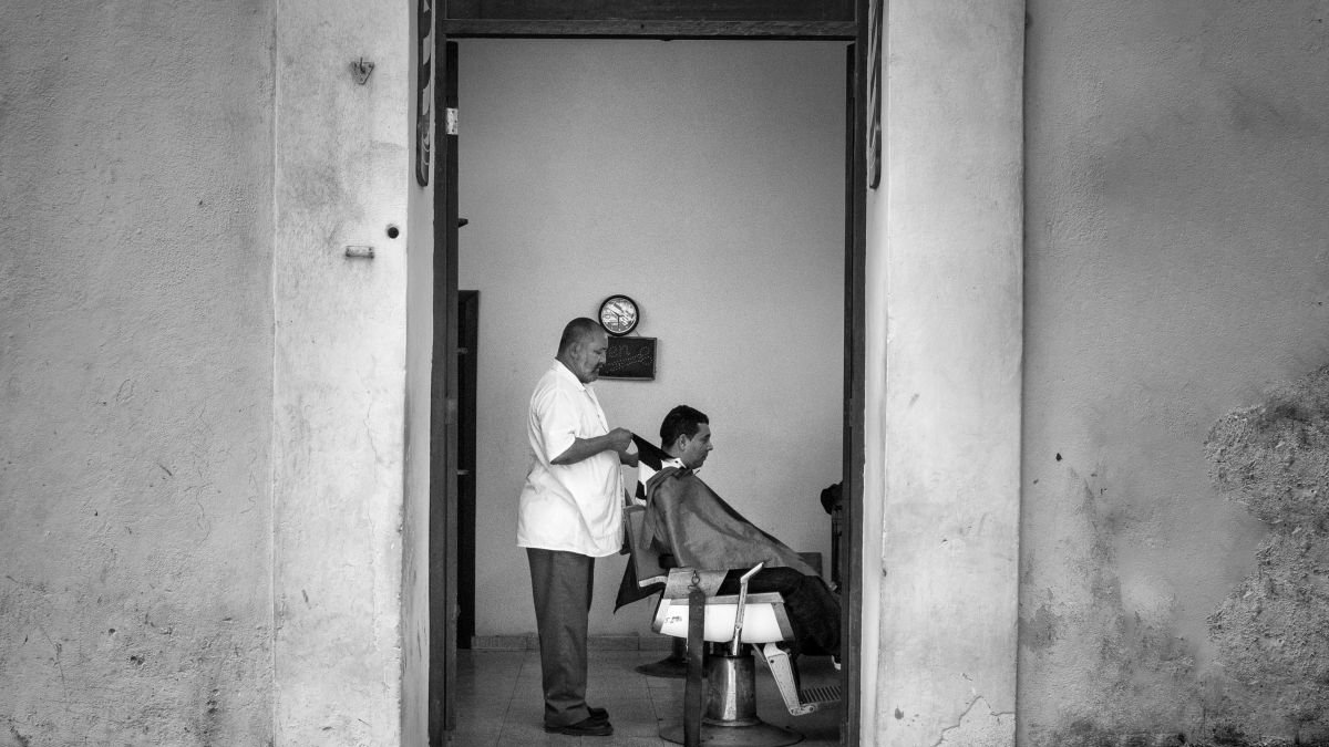 Un corte de pelo en Cuba de premio en León
