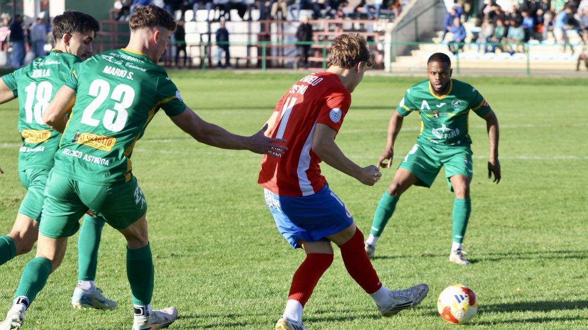 El Astorga cede un empate en el último suspiro ante el UD Ourense