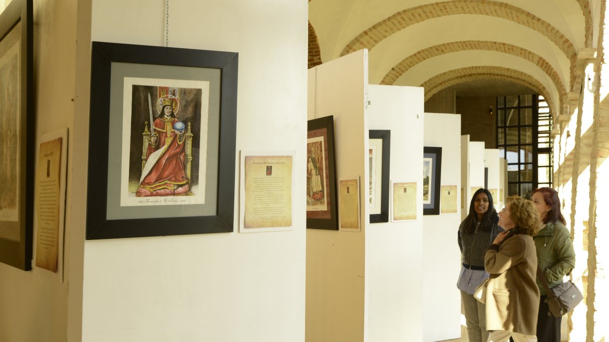 Sahagún expone historia con cuadros de acuarelas