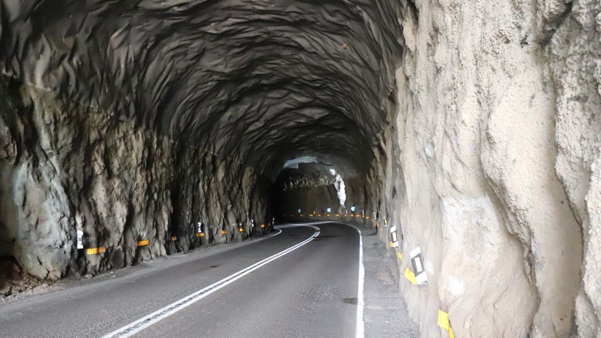 Puebla de Lillo, Boñar y Reyero exigen que se iluminen los tres túneles ...