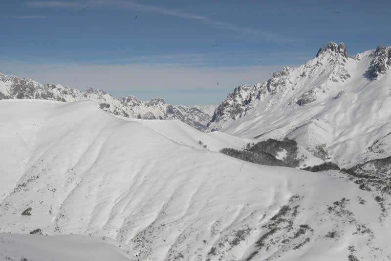Última hora | El Puerto de Pajares, cerrado a camiones por la nevada en ...