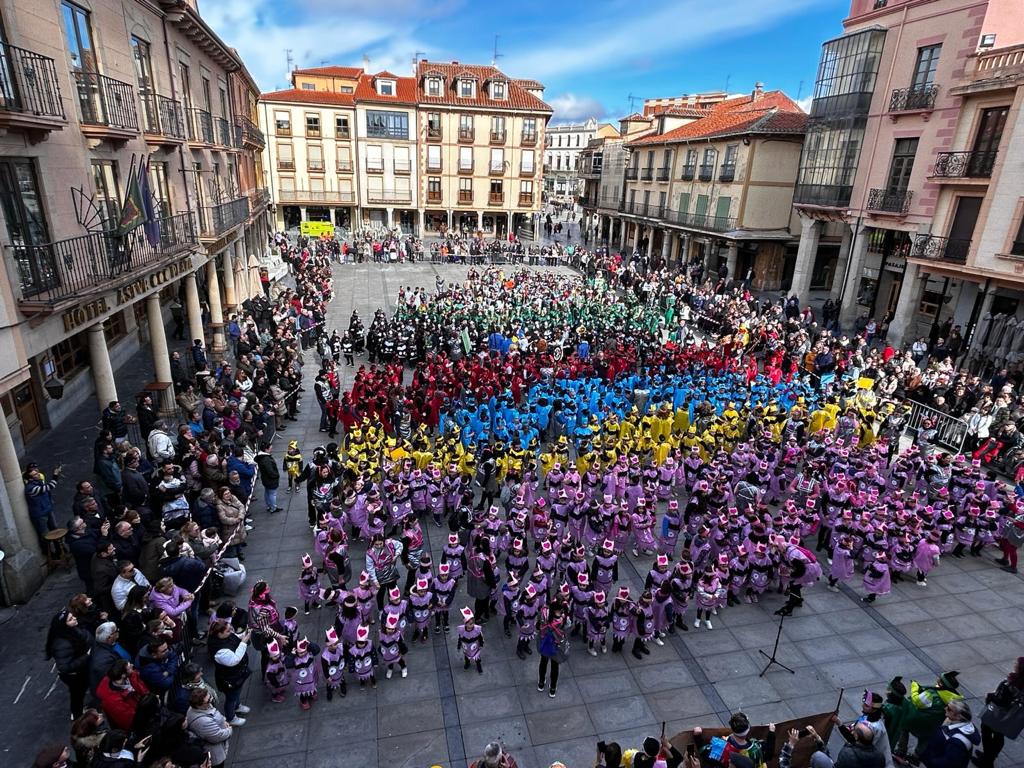 El desfile de los colegios abre desde hoy la Piñata en Astorga