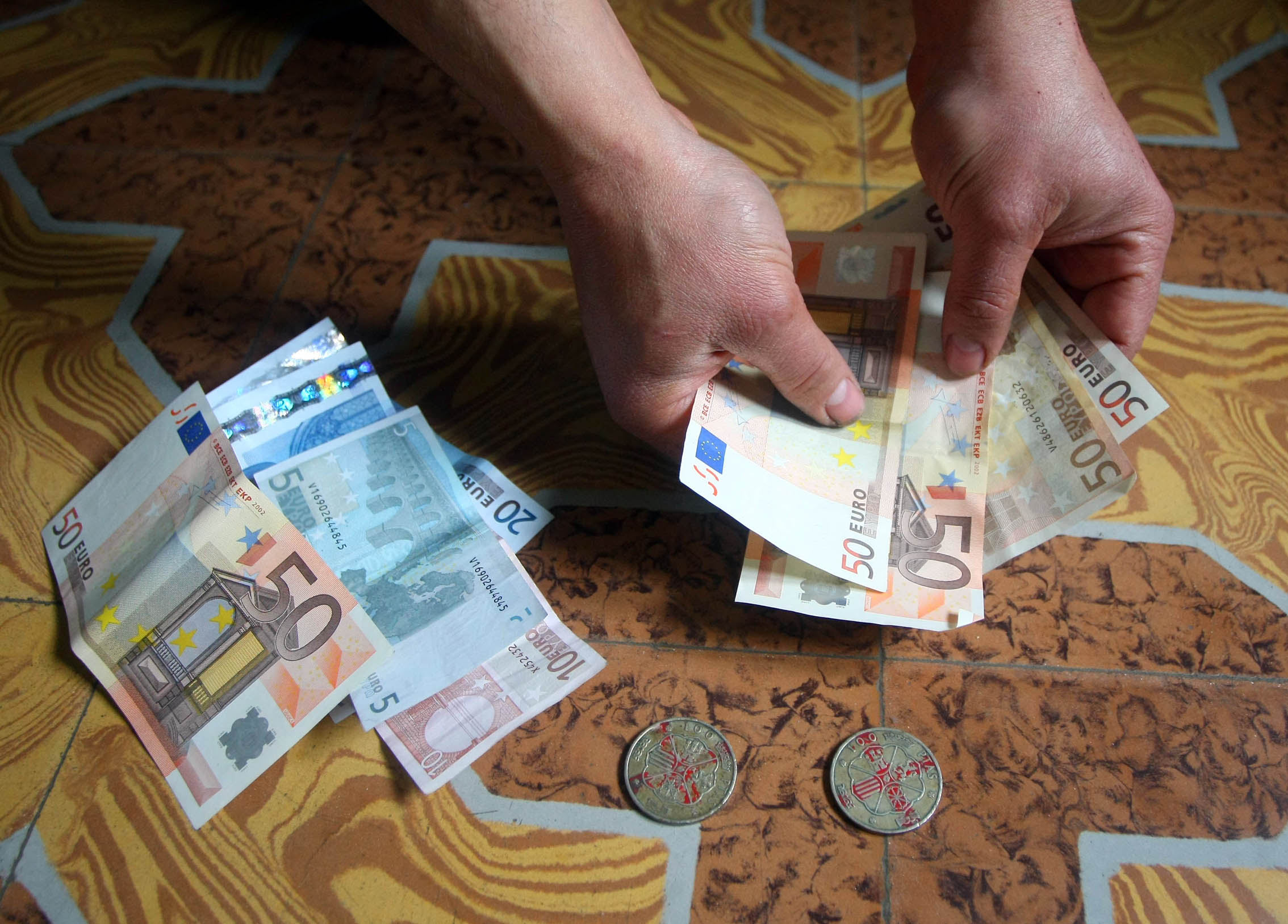 Estos son los de bares de León donde podrás jugar a las chapas esta ...