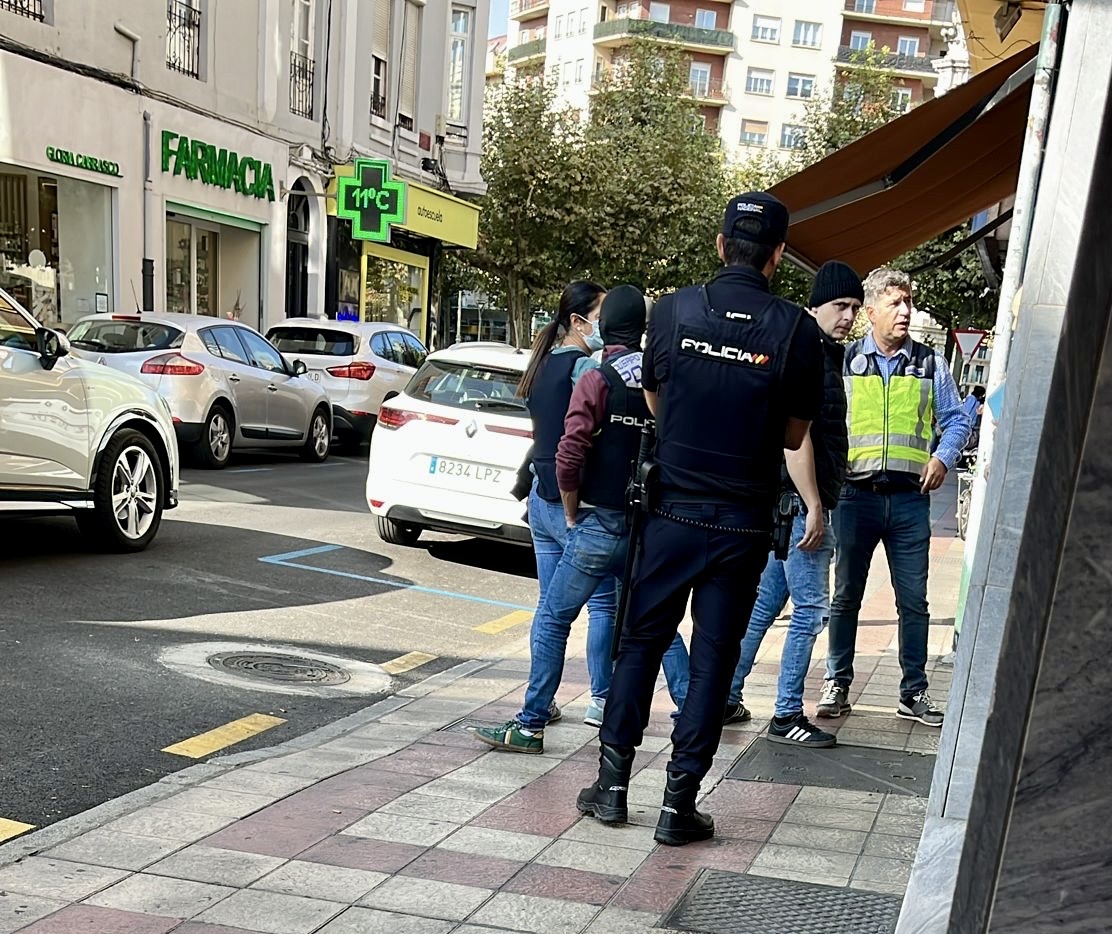 Desmantelado un punto de venta de droga en pleno centro de León