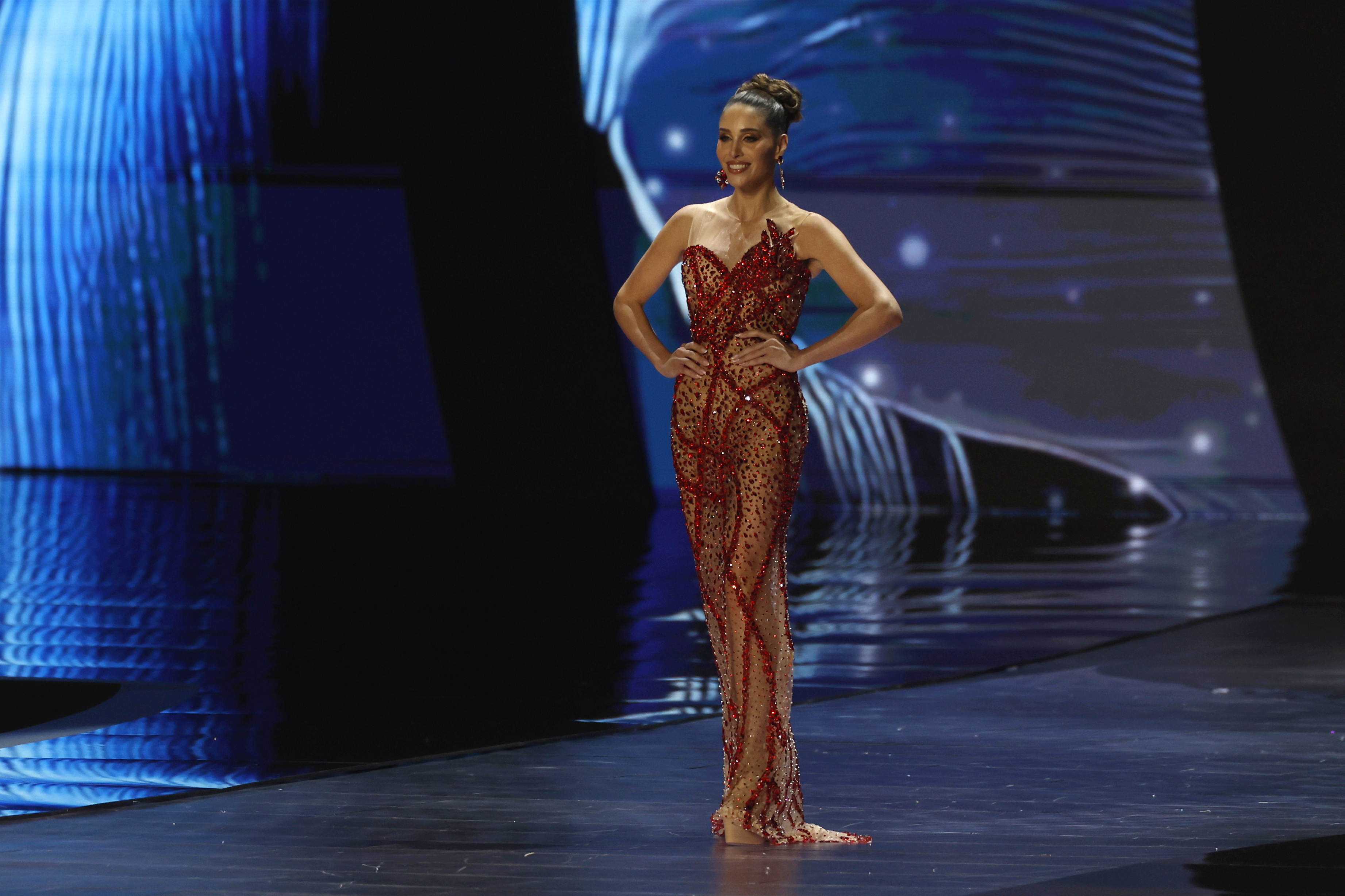 120 mujeres lucen sus cuerpos en bikini en la gala de Miss Universo 2025