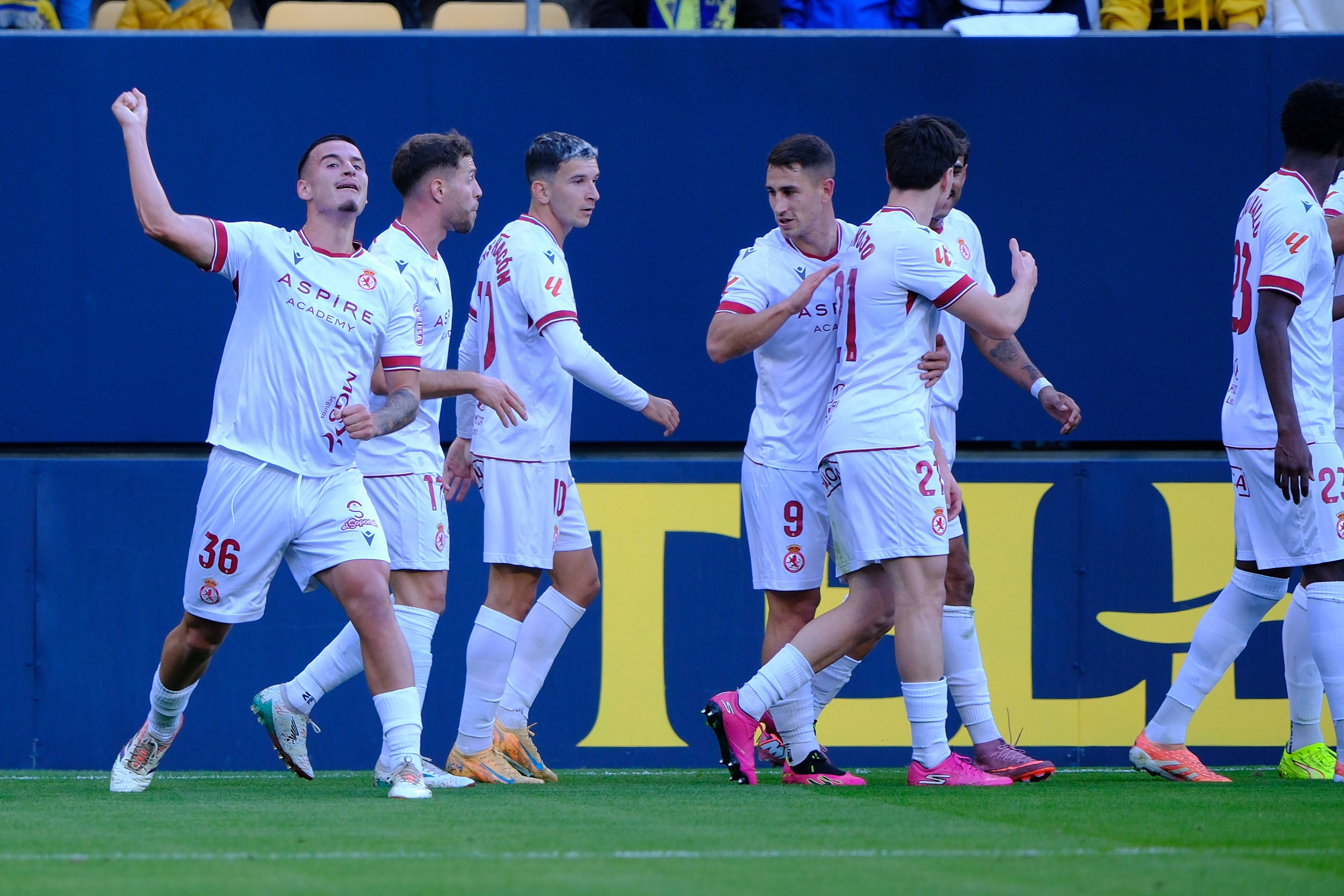 La Cultural Leonesa vuelve a ejercer de matagigantes