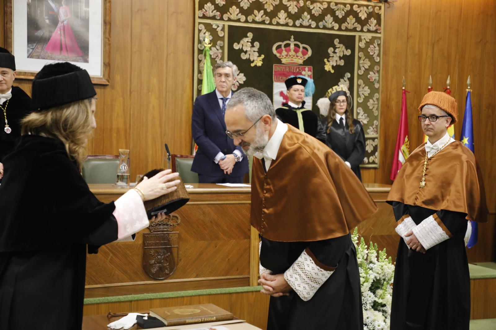 Sergio Boixo y César de la Fuente, nuevos Honoris Causa de la ULE ...